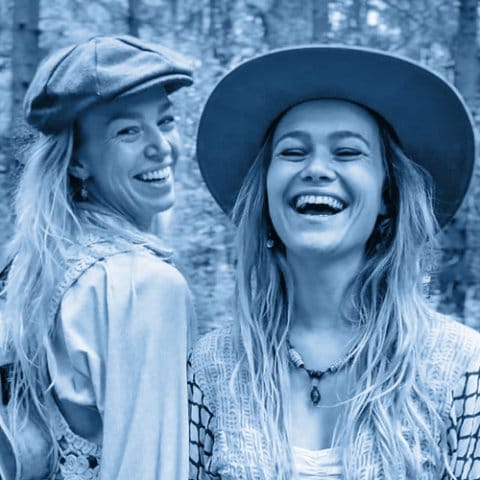 Anouk & Yora • Happy Spirit Days